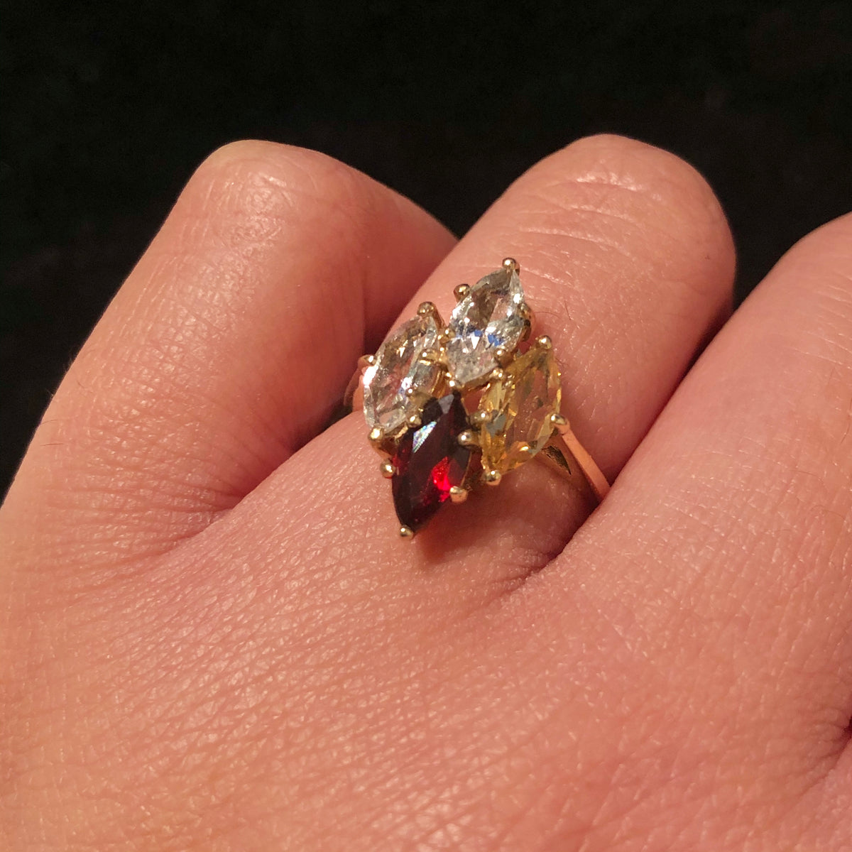 Naomi Ring – Mabel Chong